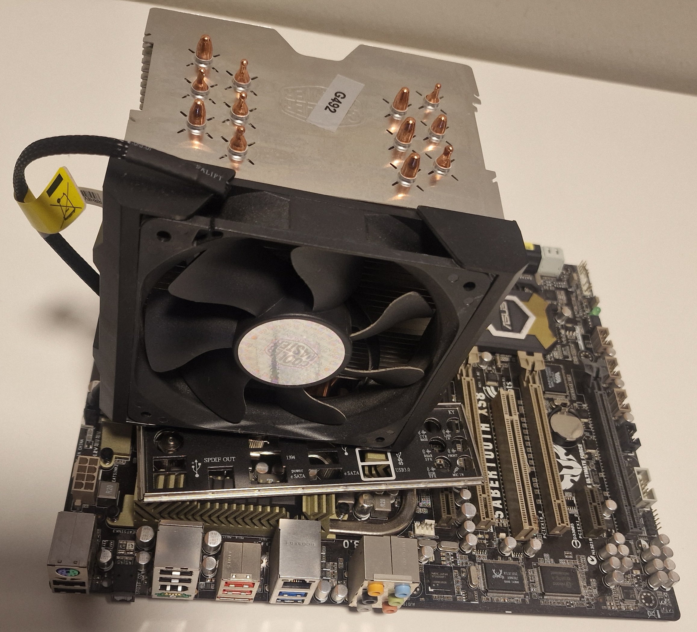 Asus X58 Sabertooth + i7-960 + 24GB RAM + Cooler Master Hyper 612 Kjøl ...