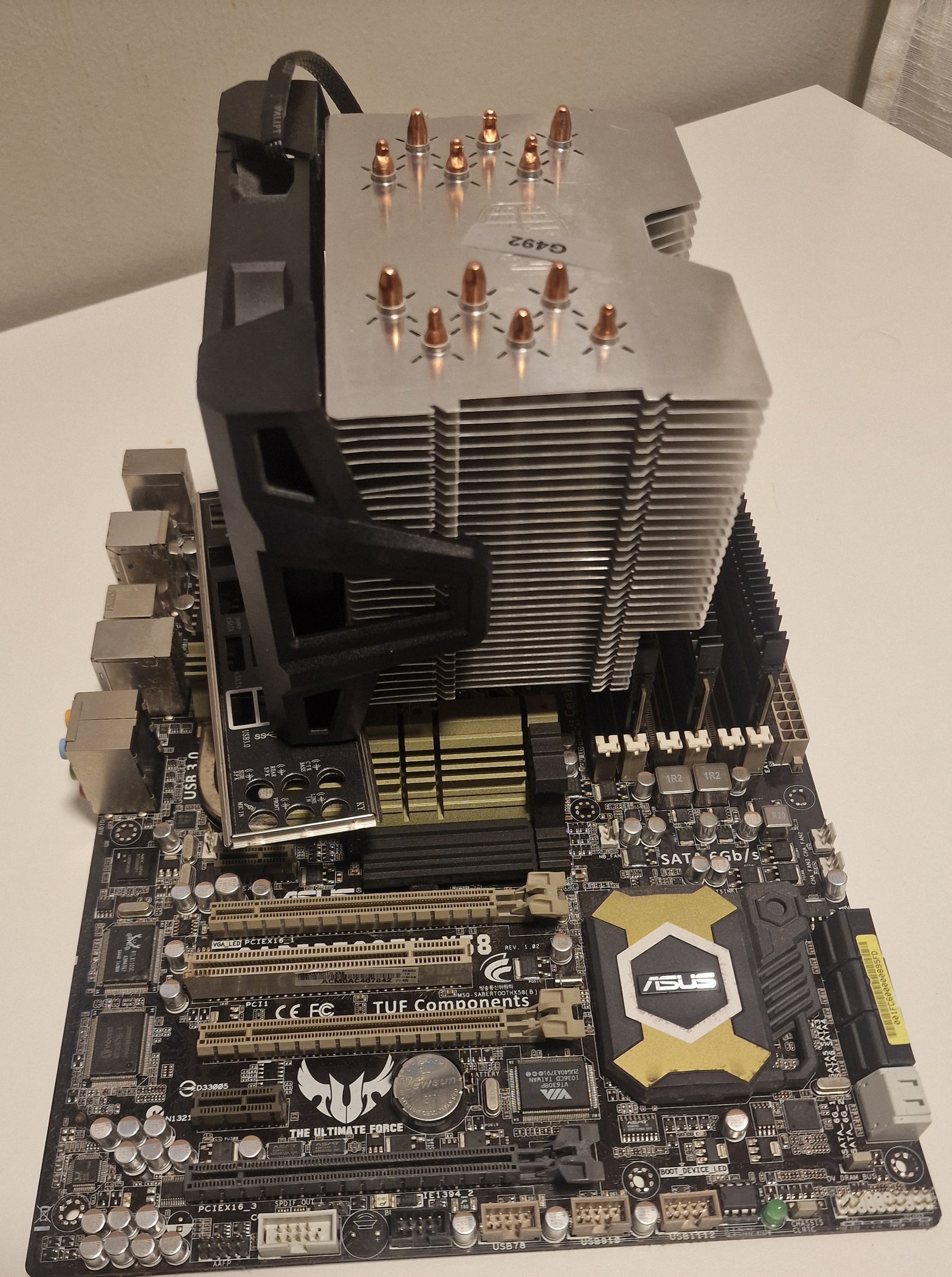 Asus X58 Sabertooth + i7-960 + 24GB RAM + Cooler Master Hyper 612 Kjøl ...