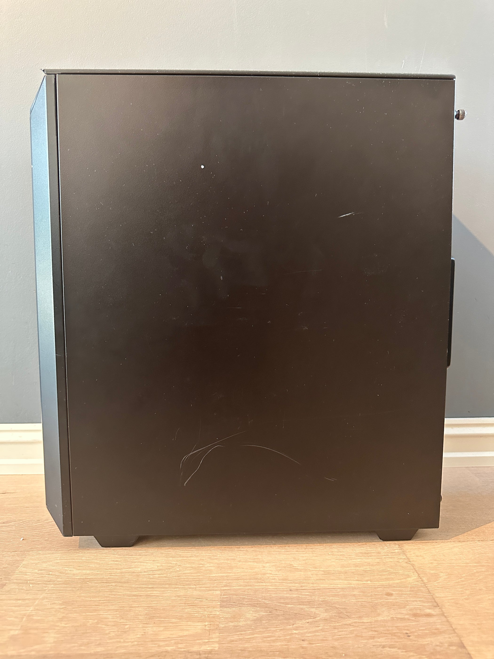 Phanteks Eclipse P300 Mid Tower (sort) — Rebuild IT