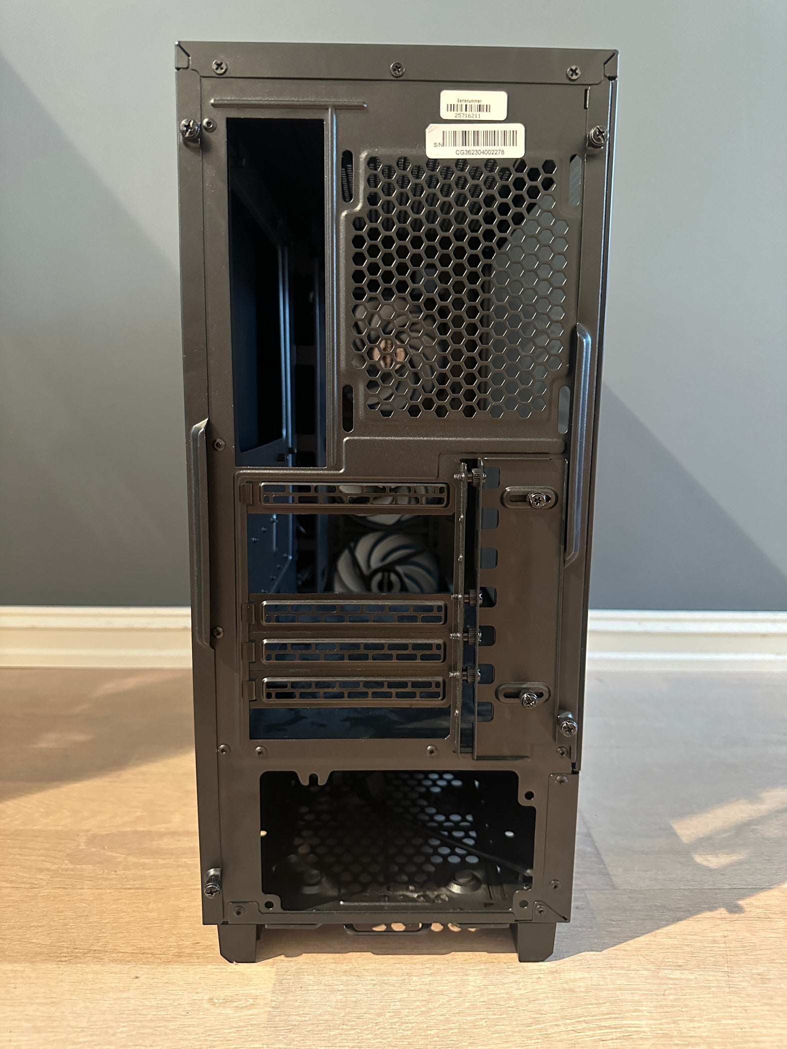 Phanteks Eclipse G360A Midi Tower (sort) — Rebuild IT