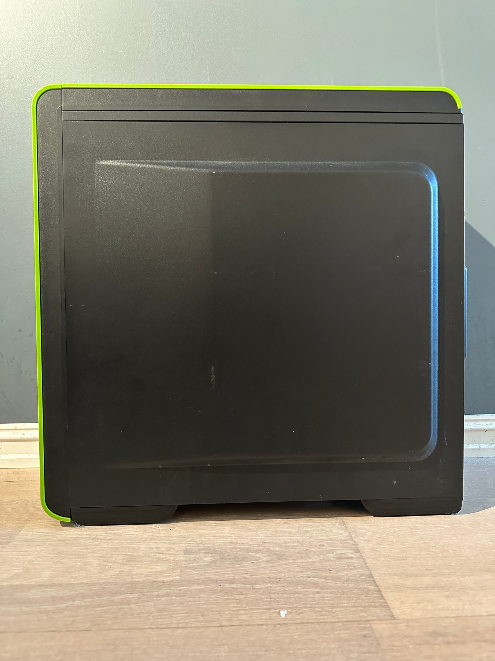 Cooler Master 690 III Mid Tower Green — Rebuild IT