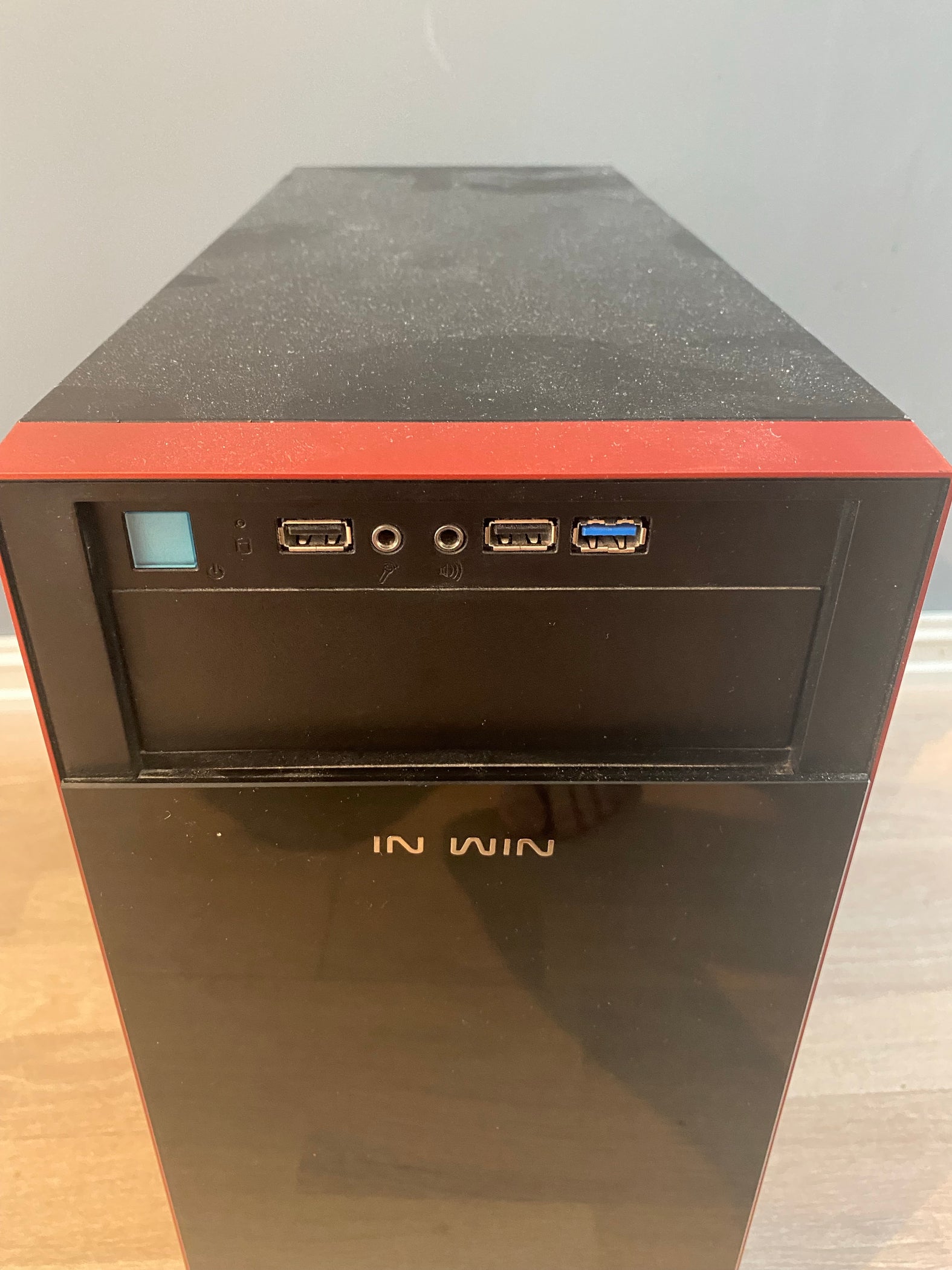 In Win 503 Midi Tower Sort/Rød — Rebuild IT